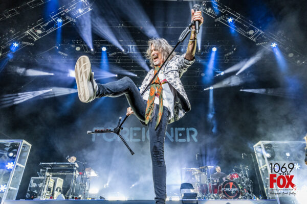 Foreigner Live in Concert - 106.9 The Fox